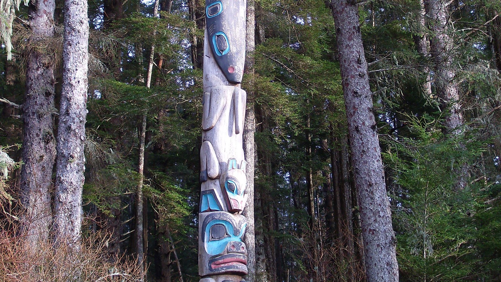Raven-Shark Pole (U.S. National Park Service)