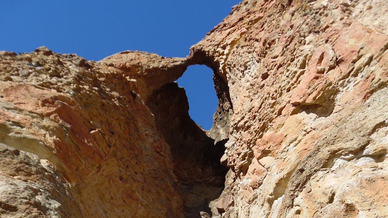 Clarno Arch Trail (U.S. National Park Service)