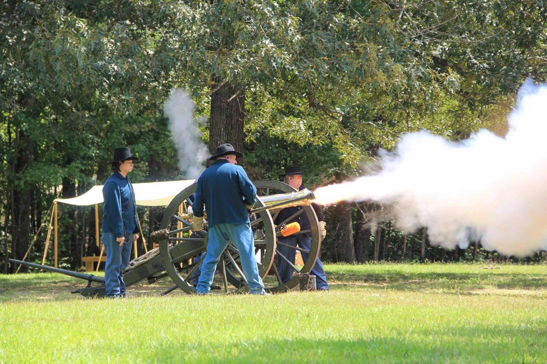 American Civil War Cannons Firing