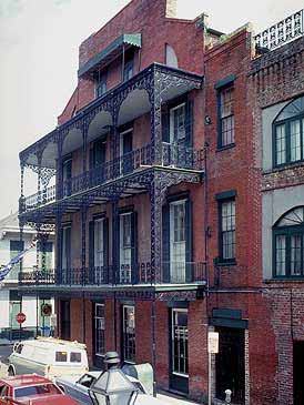 Projections + Recesses - Identify Overall Visual Aspects